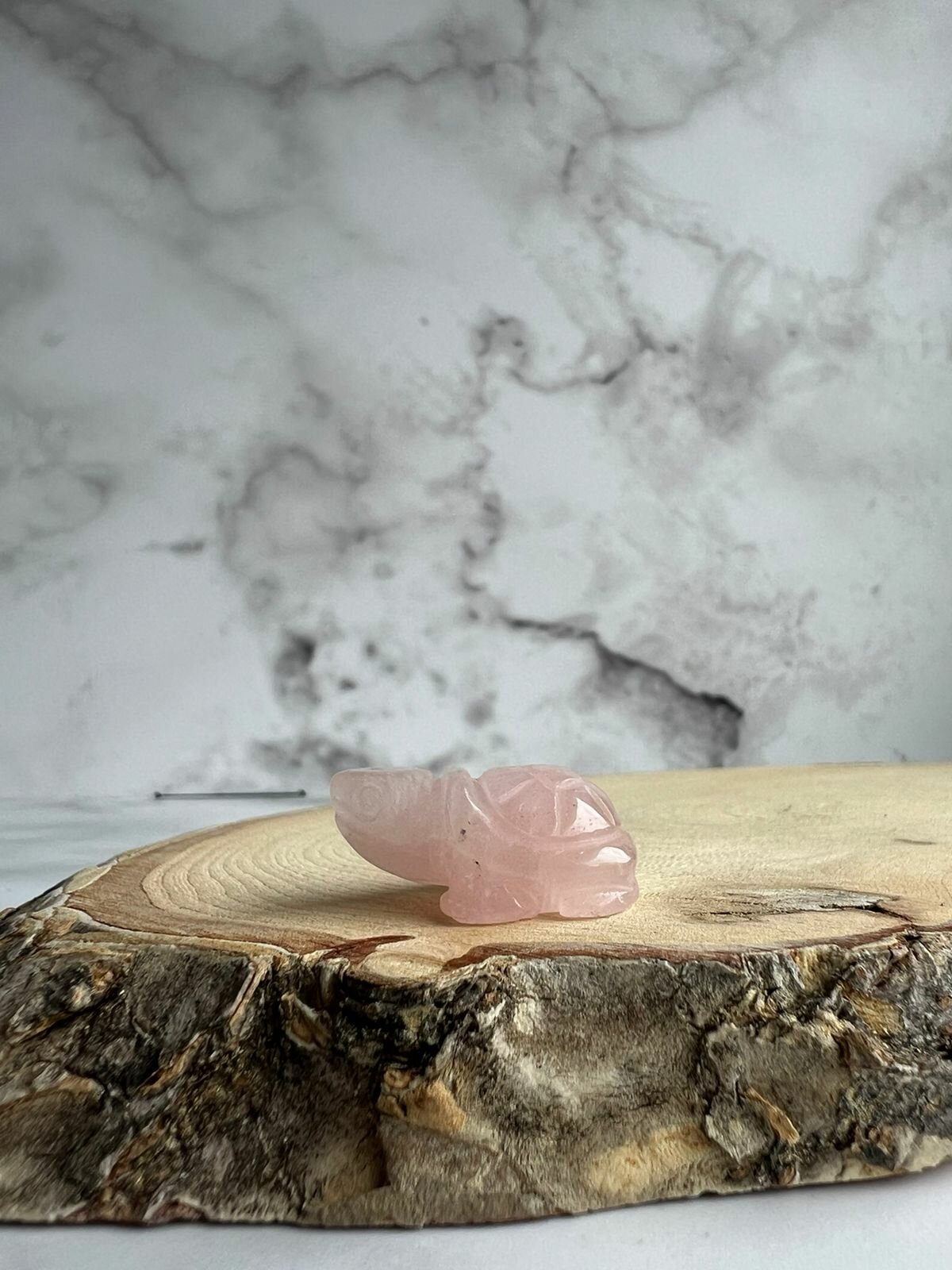 Фигурка-сувенир "Черепашка" из натурального камня розовый кварц, 28х17 мм.