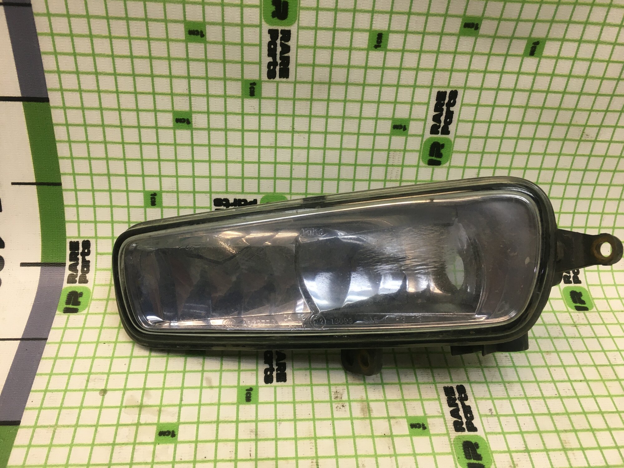 Фара противотуманная левая Ford Focus Mondeo C-Max