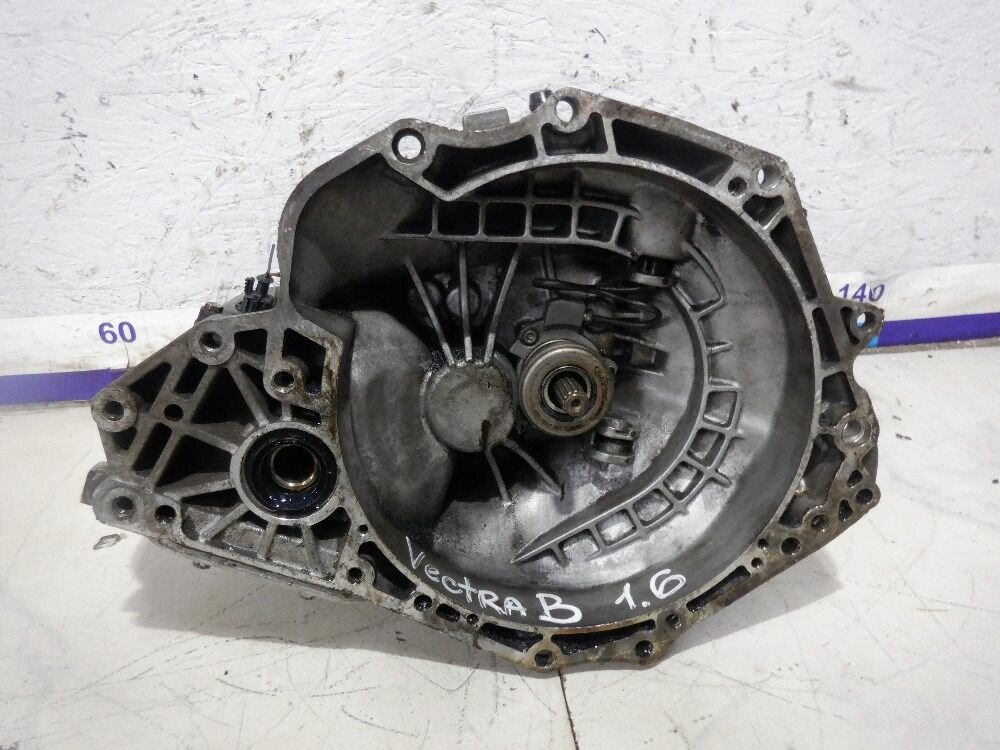 Механическая коробка передач Opel Vectra B 90400209