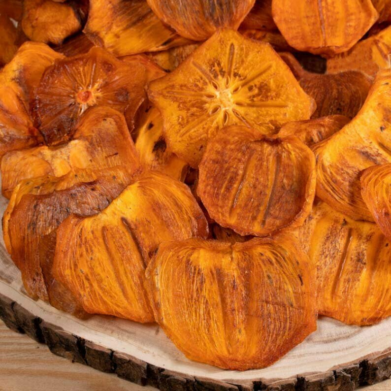 Хурма сушёная, сухофрукты