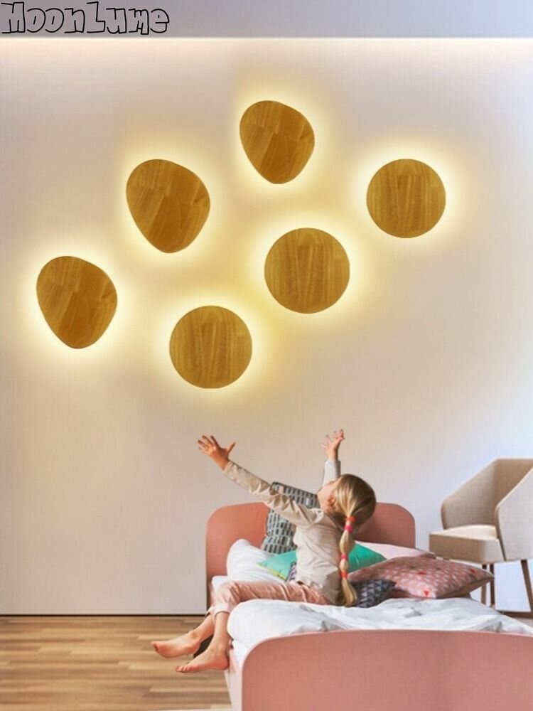 Настенный светильник в скандинавском стиле из массива дерева