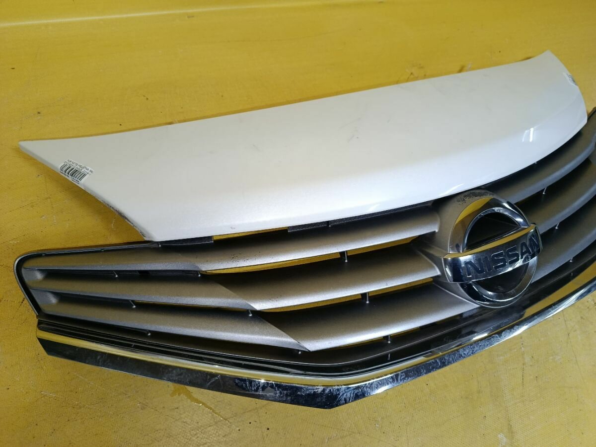 Решетка радиатора с пробегом Nissan Note E12 — фото 1
