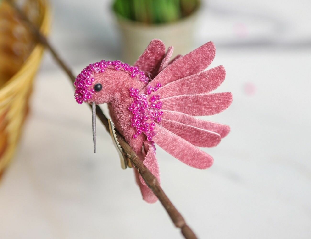 Елочная игрушка колибри перлин на клипсе, текстиль, розовая, 9 см, Kaemingk 612272-1