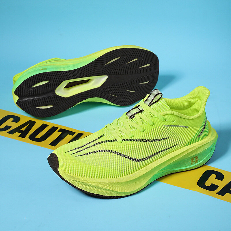 Кроссовки Enough