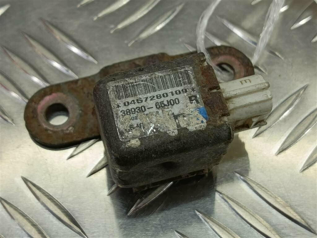 Датчик удара (AIR BAG) Б/У для SUZUKI Grand Vitara II (2005—2008) 3893065J00