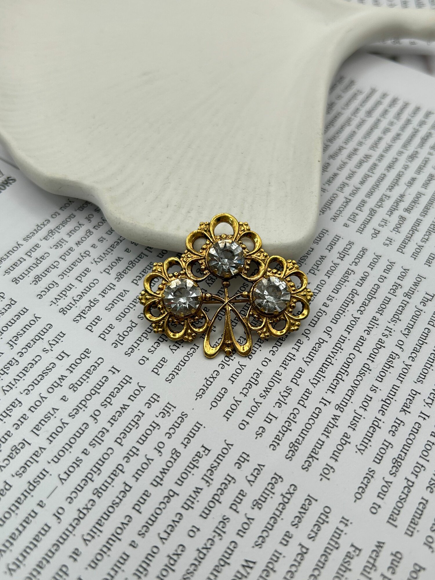 Советская винтажная позолоченная брошь Ромашки