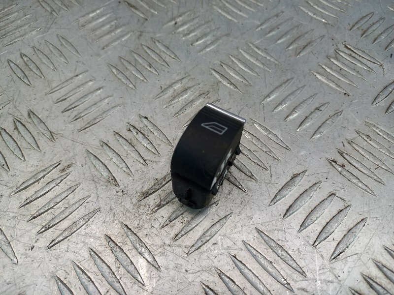 Б/У Кнопка стеклоподъемника зад.лев Ford Focus 3 / Форд Фокус 3 1.6 PNDA 125Л.С седан 2012 задн. лев.