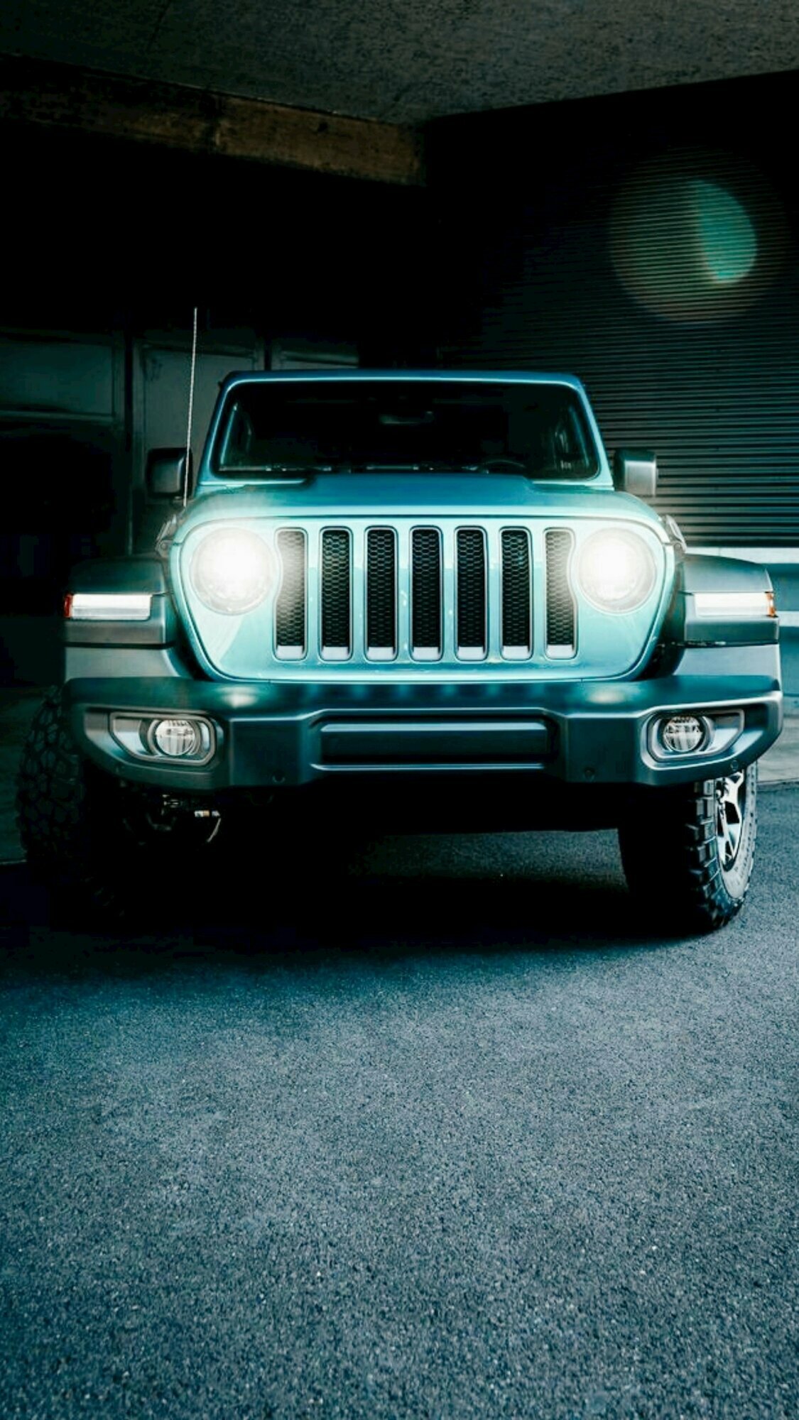 Картина на холсте 60x110 LinxOne "Автомобиль, интерьер для дома / декор на стену / дизайн