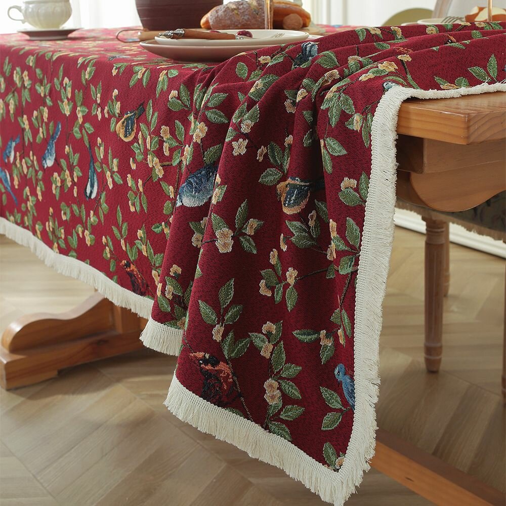 Скатерть "Ретро", жаккард, водоотталкивающая, размер 140х260 см, малиновая