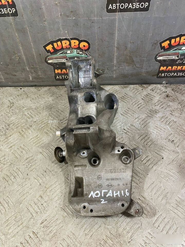Кронштейн генератора Renault Logan K4M 2018-2022 688300724r
