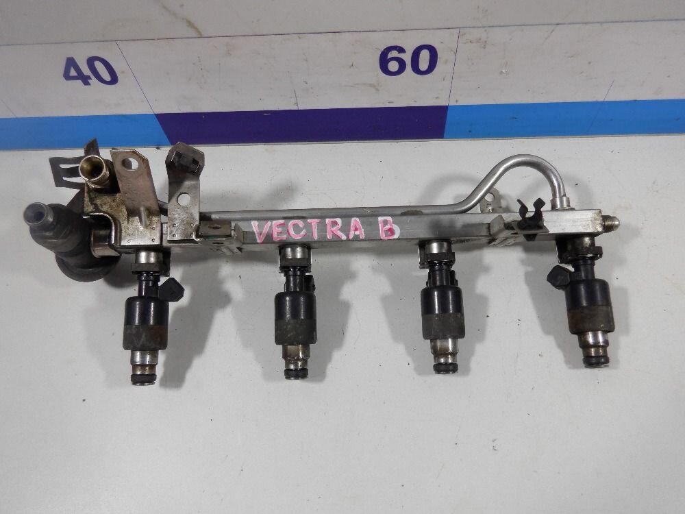 Форсунка топливная Opel Vectra B