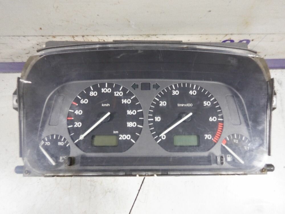 Панель приборов VW Golf III 1H0919860