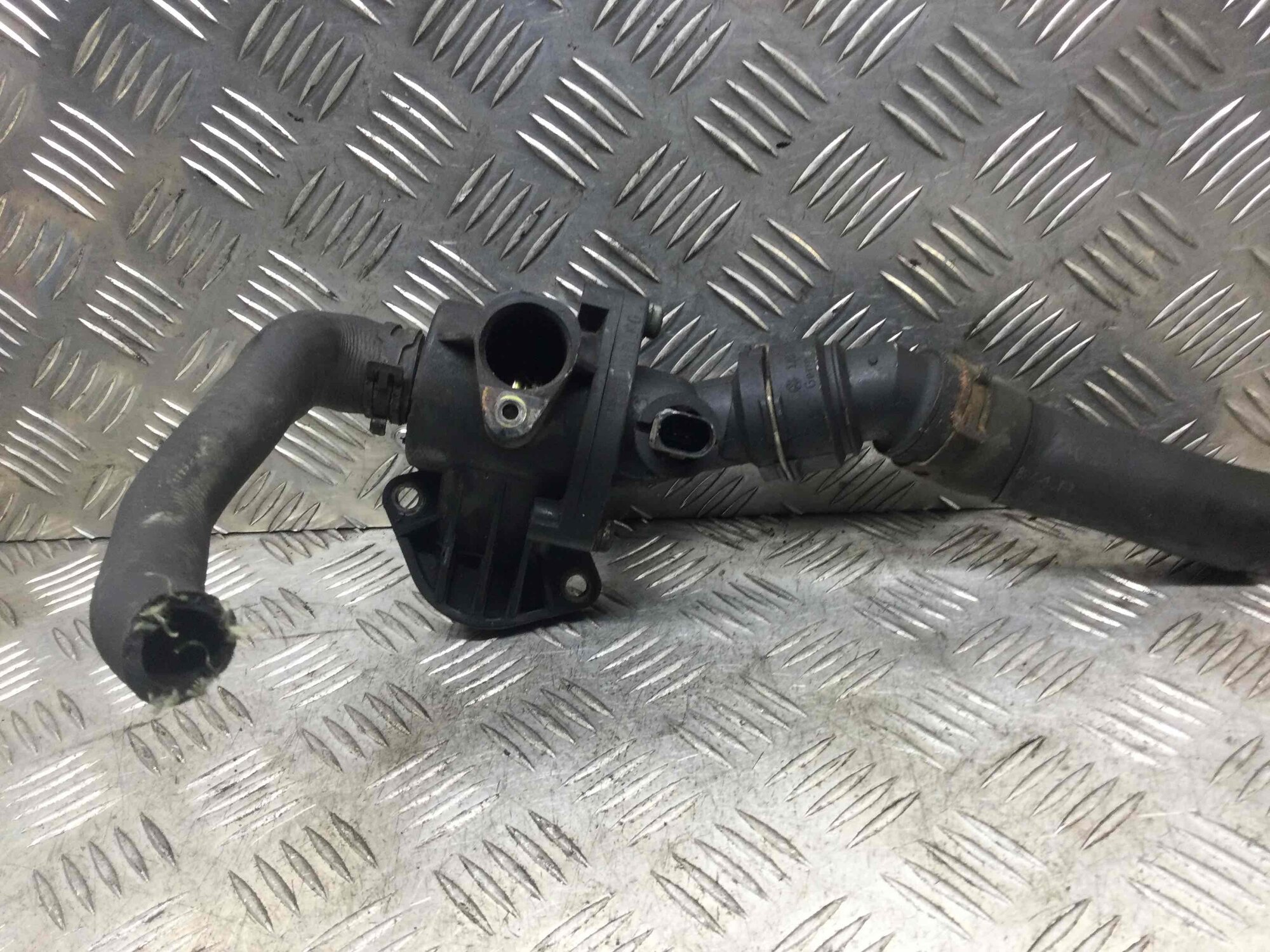 Б/У Корпус термостата Audi A3 8P (2003-2005) 2003 г.