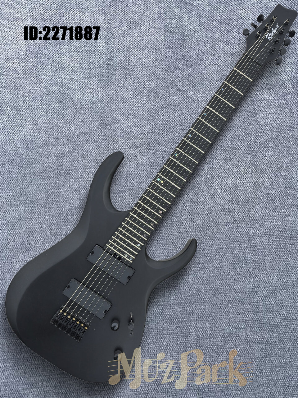 Электрогитара (идентичная модель ESP ) со скелетным змеем и рисунком