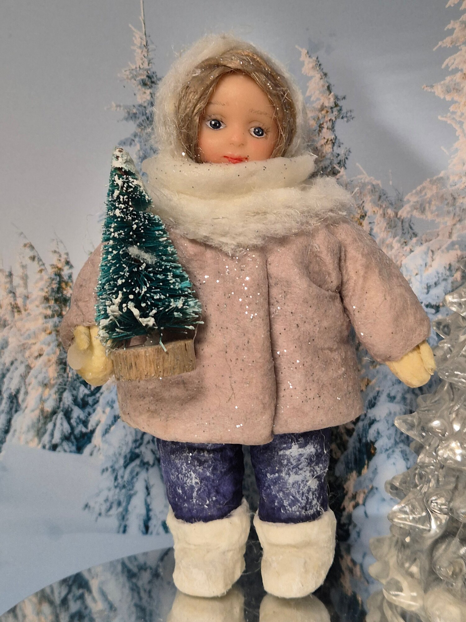 Ёлочная игрушка Affavatta, " Девочкас елкой", 12см, ручная роспись