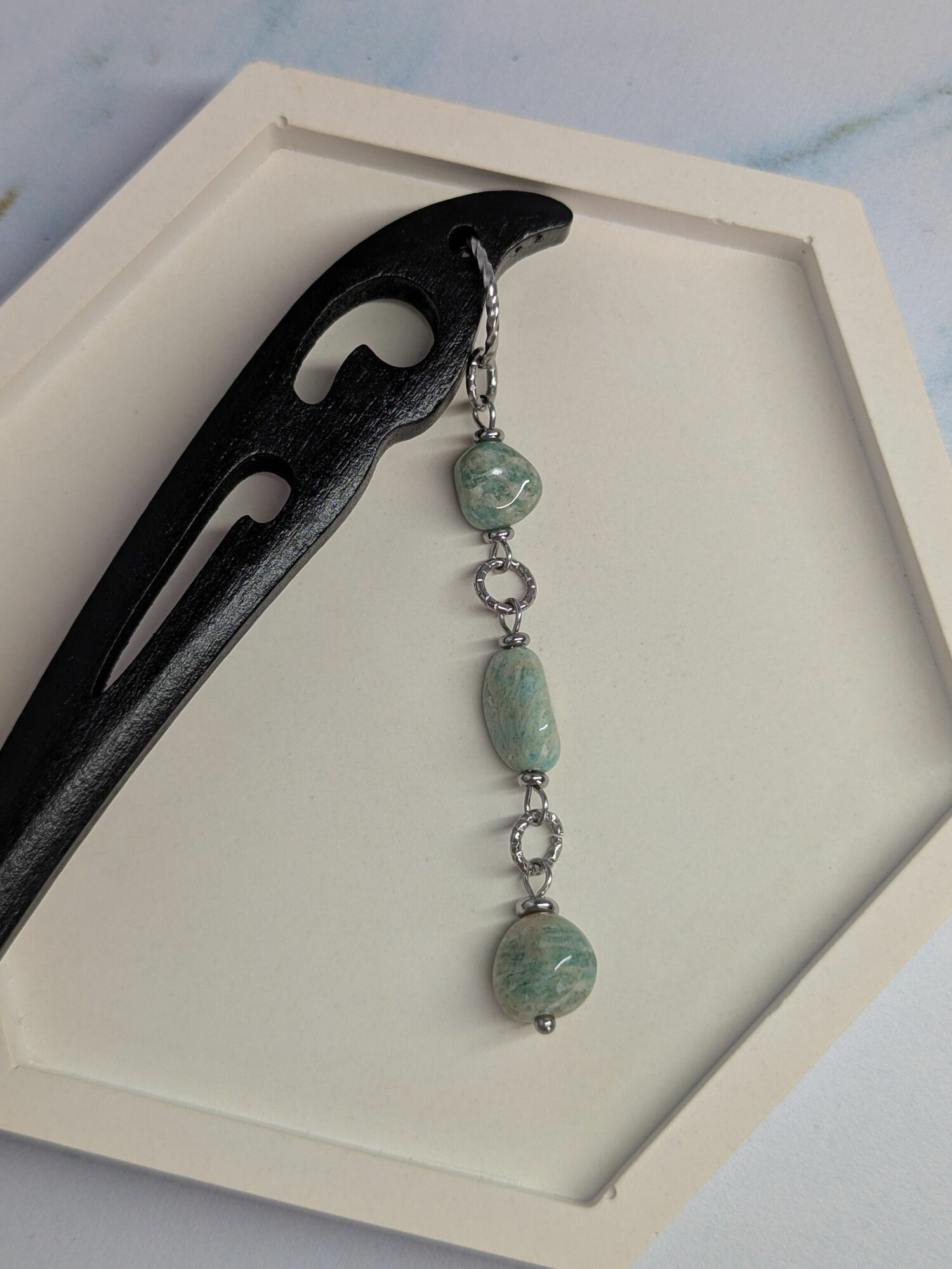 Шпилька (Заколка) Амазонит черная для волос из дерева с натуральным камнем. Эксклюзивное украшение.