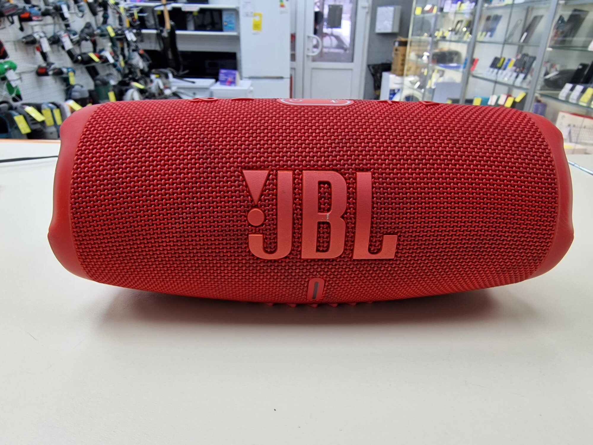 Портативная колонка JBL Charge 5, Red, 40 Вт, красный, акустика Б/У уценка
