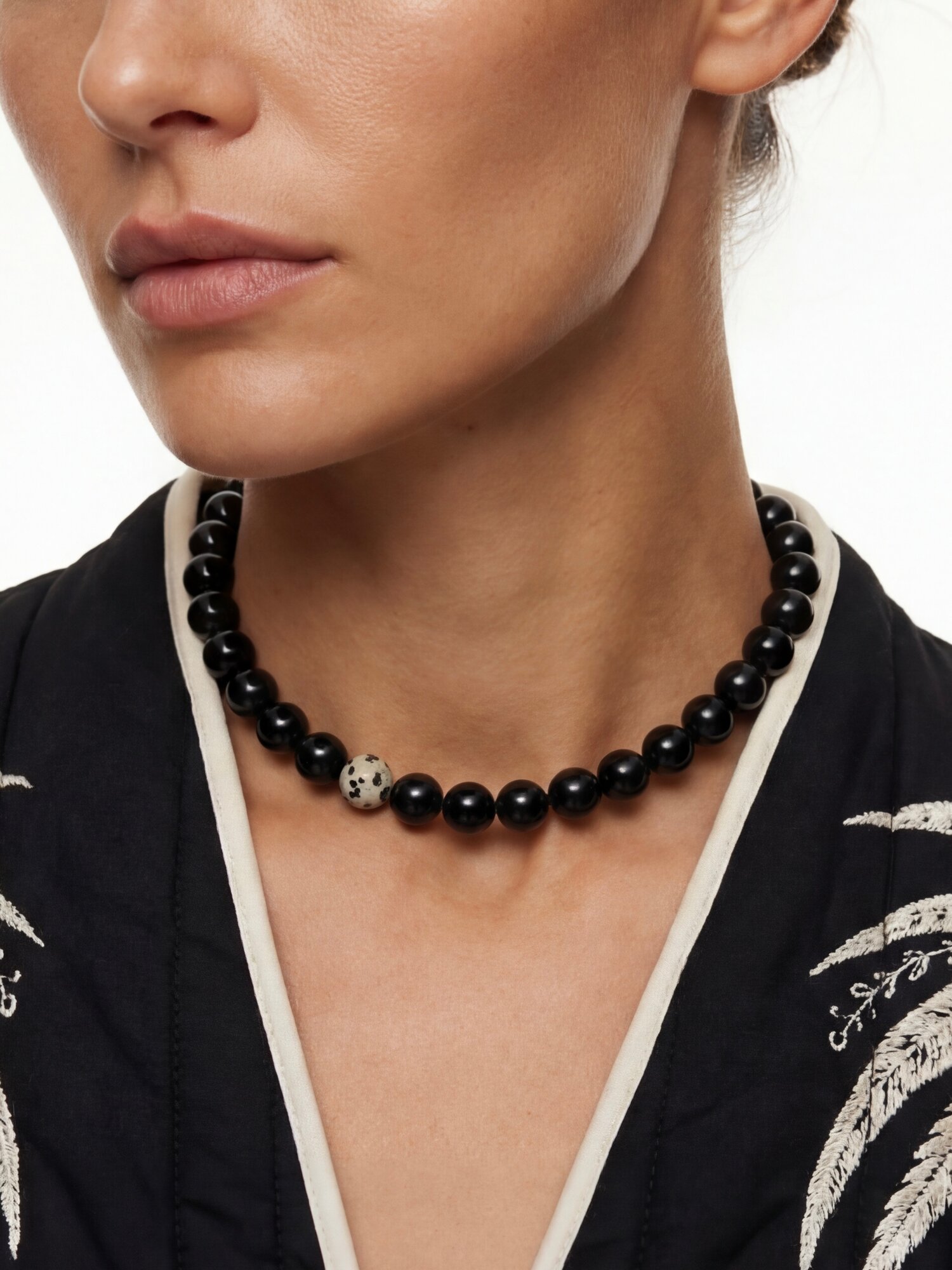 Колье, оникс