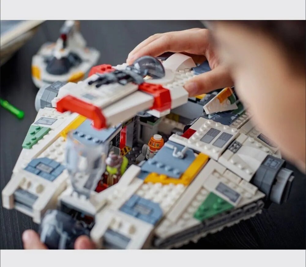 Конструктор Space Wars Ghost & Phantom II 1394 pcs/pz для детей 10+ — фото 1