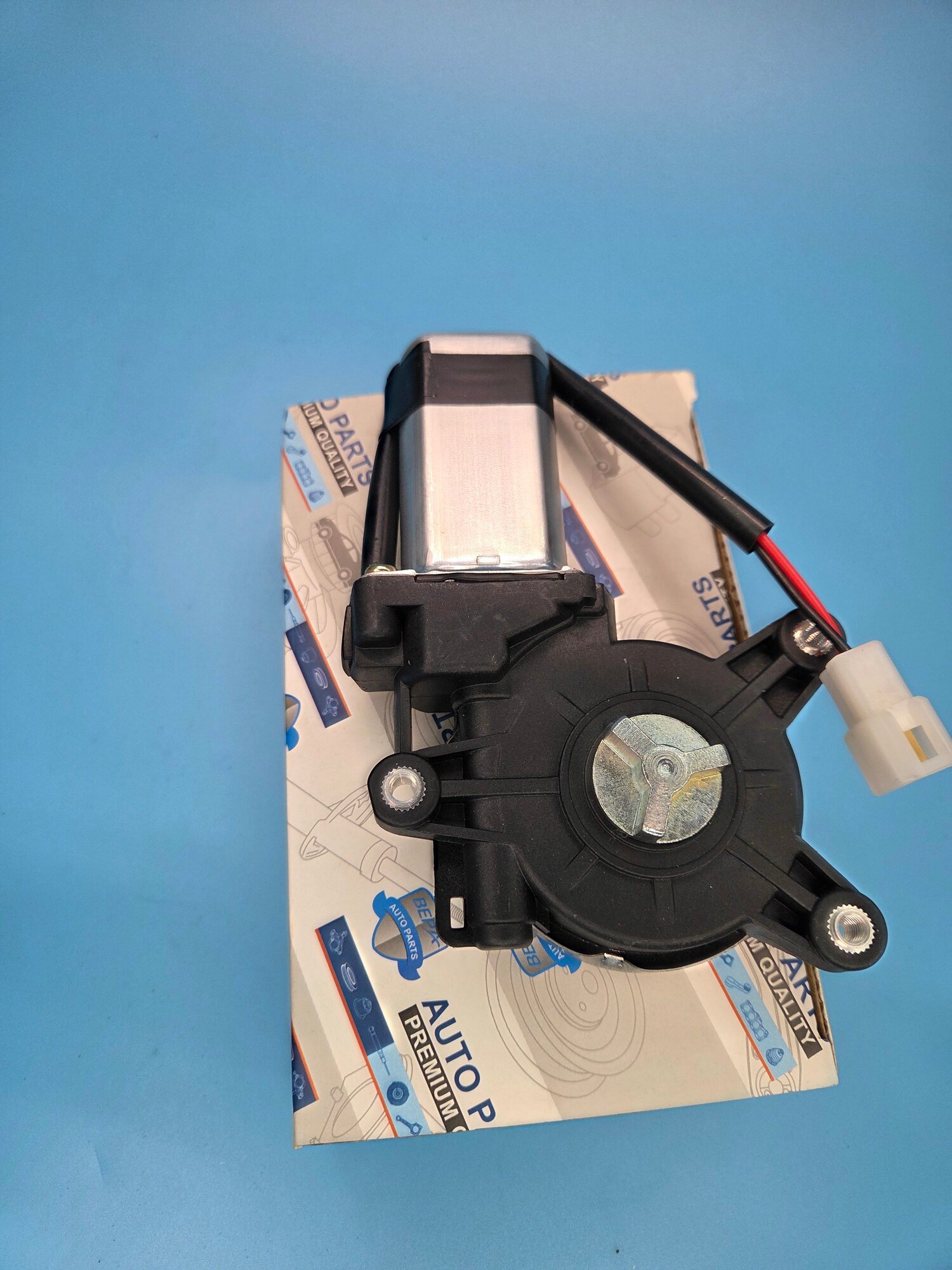 Мотор стеклоподъемника правый DAEWOO LANOS 97- 96190208