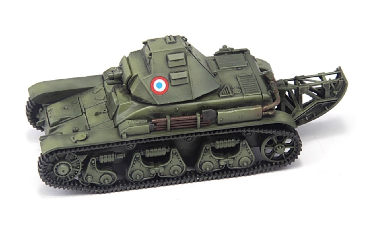 «Шестигранник LE2012: Французский лёгкий танк Renault R-35 с башней FCM36, 1:72, готовая модель»