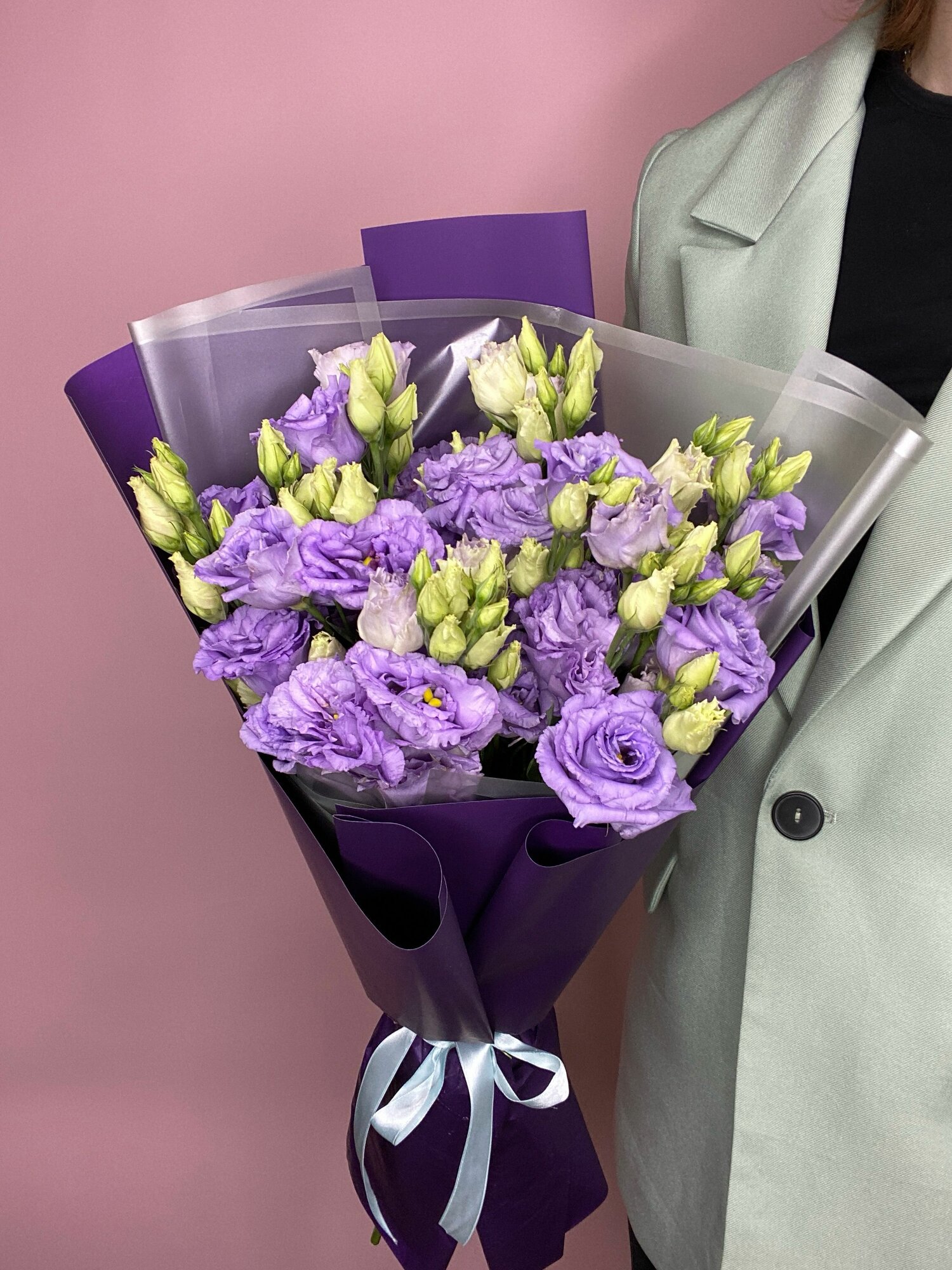 Сиреневые эустомы