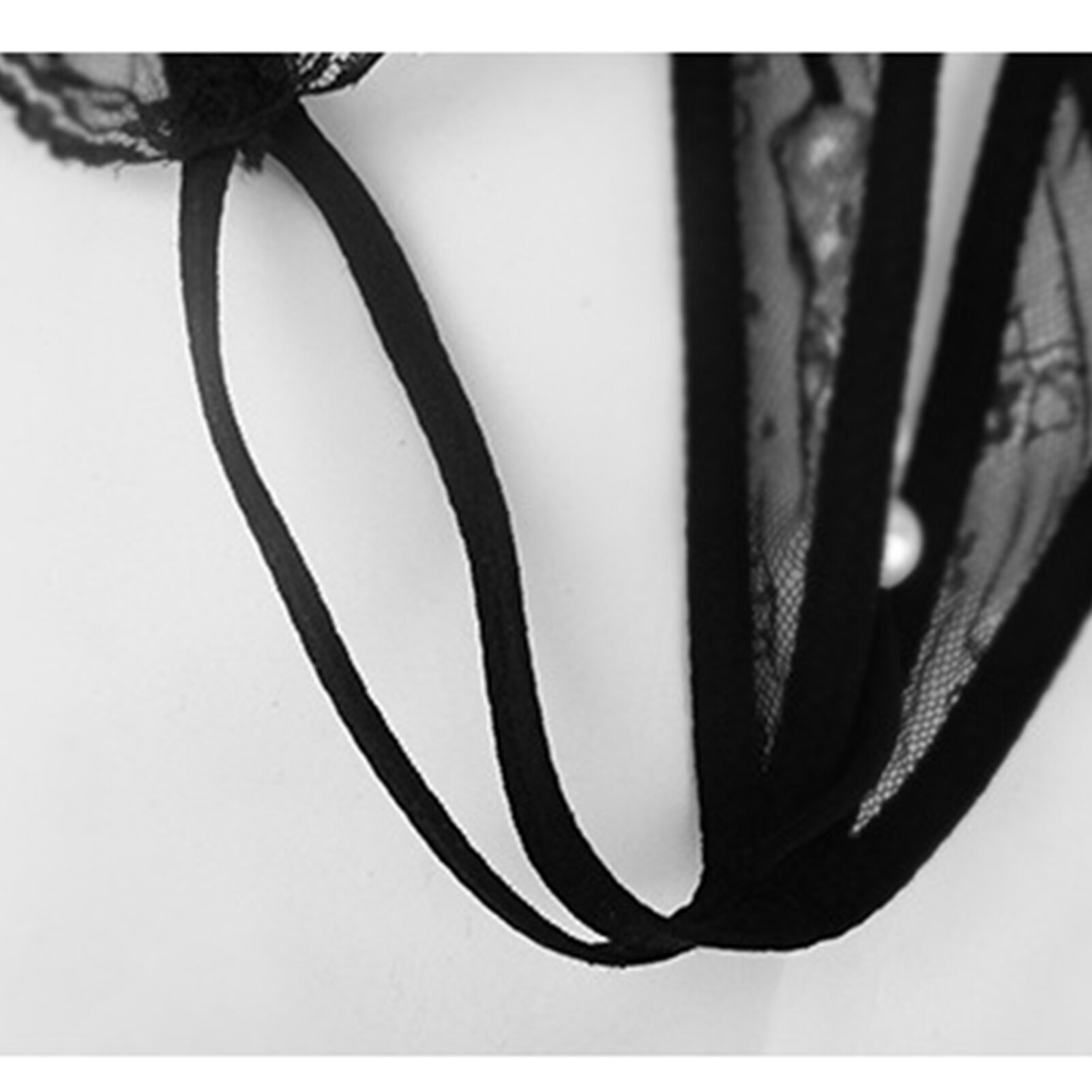 Женские кружевные стринги с открытым промежностью, сетка с жемчужным декором, черные