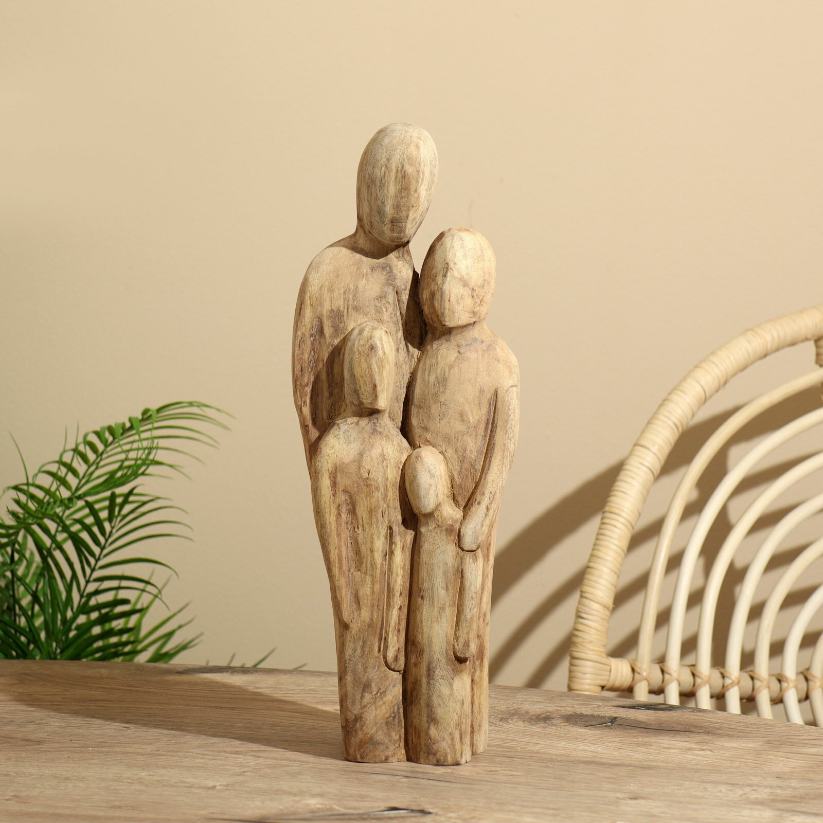 Абстракция "Семья", 15.5x7x41.5 см, манговое дерево, тематика праздника: день семьи