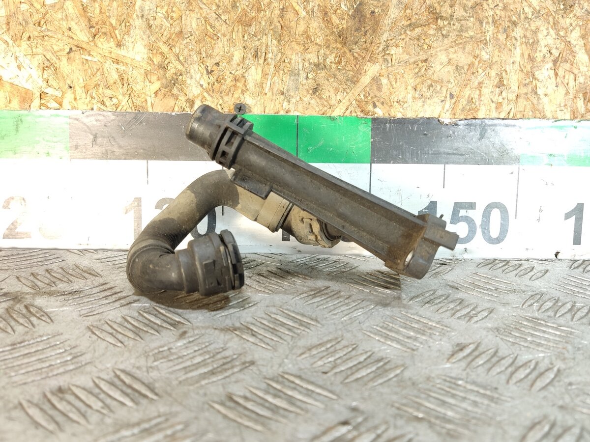 Фланец системы охлаждения BMW X6 2008-2014 11117803751