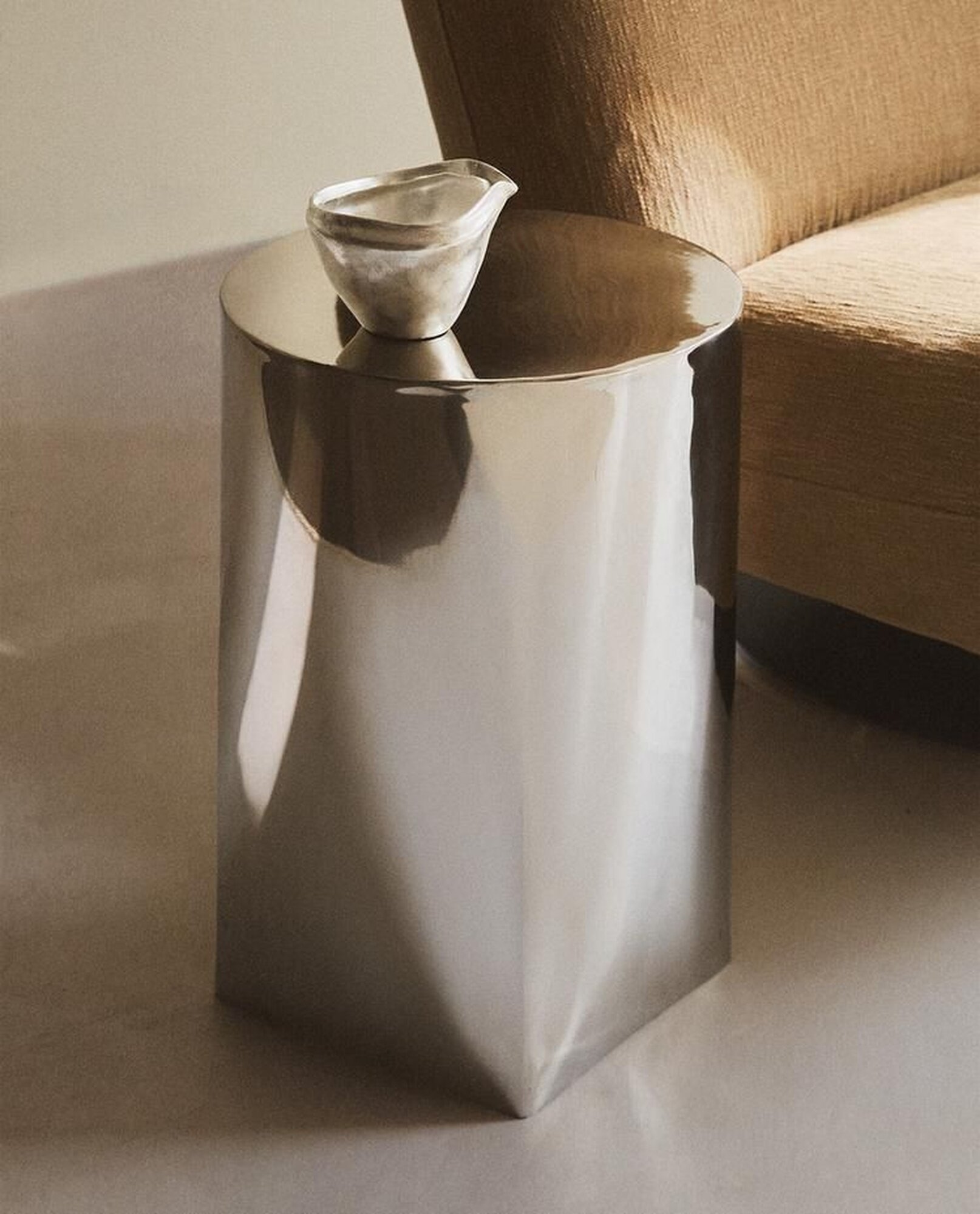 Приставной стол ZARA HOME 8390/073 - из нержавеющей стали, цвет серебристый, 46 x 30 x 30 см