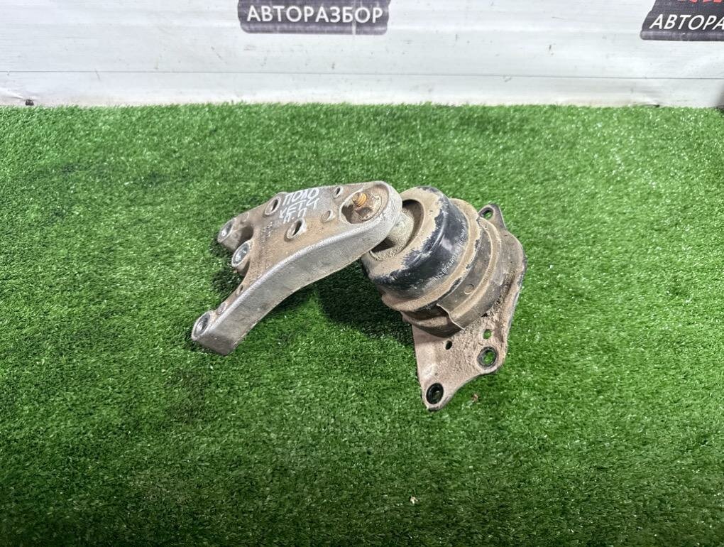 Подушка двигателя передняя правая Volkswagen Polo