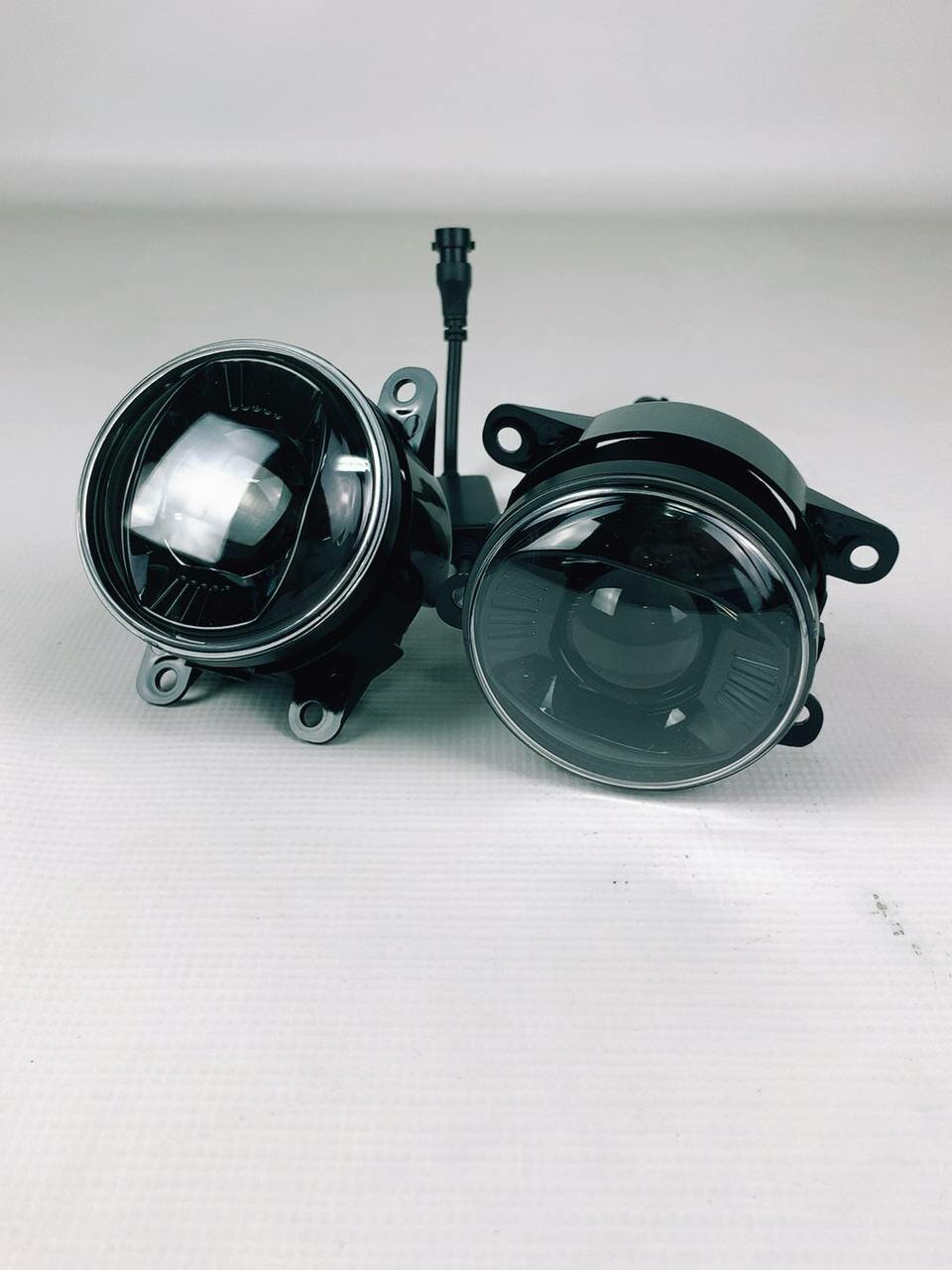 LED противотуманные фары линзованные для Веста NG (2018+) Белый свет 6000K Установка без ошибок CANBUS