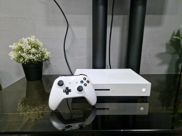 Игровая приставка Xbox One S 1Tb
