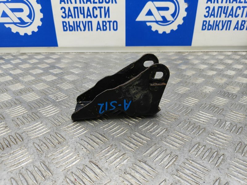 Б/У Кронштейн двигателя Mazda Familia BJ / Мазда Фамилия BJ 1.5 ZL 110 Л.С 2001