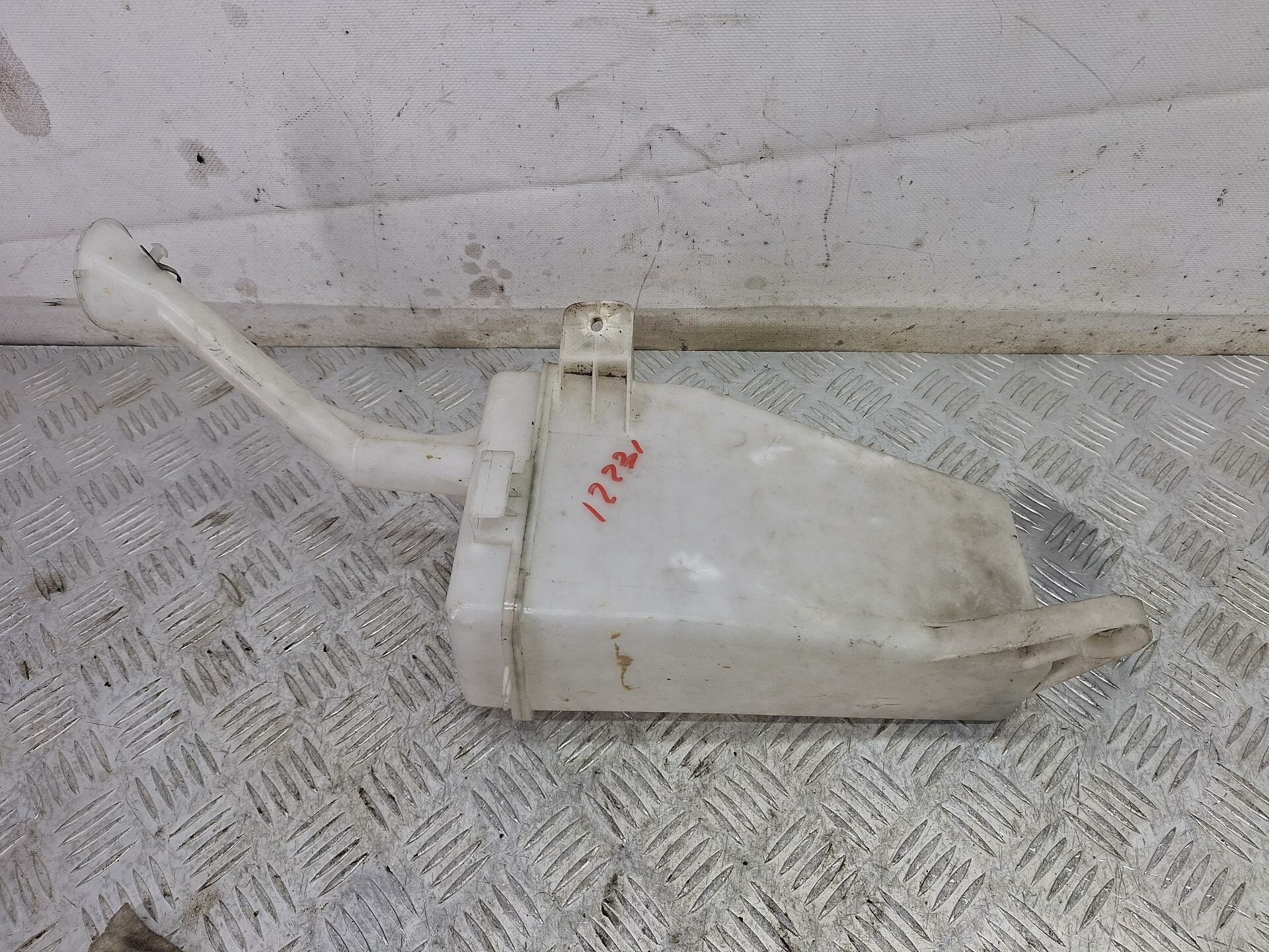 Бачок омывателя Nissan Micra K13 2011