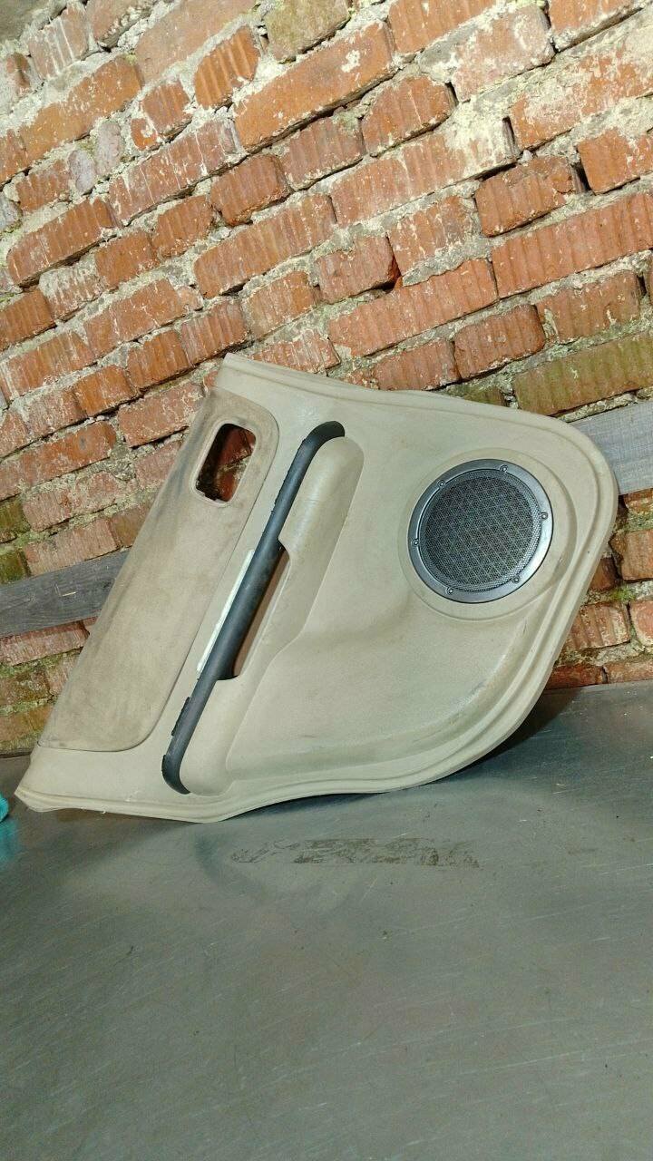 Обшивка двери задней левой Nissan X-Trail T30 (2000 - 2004)