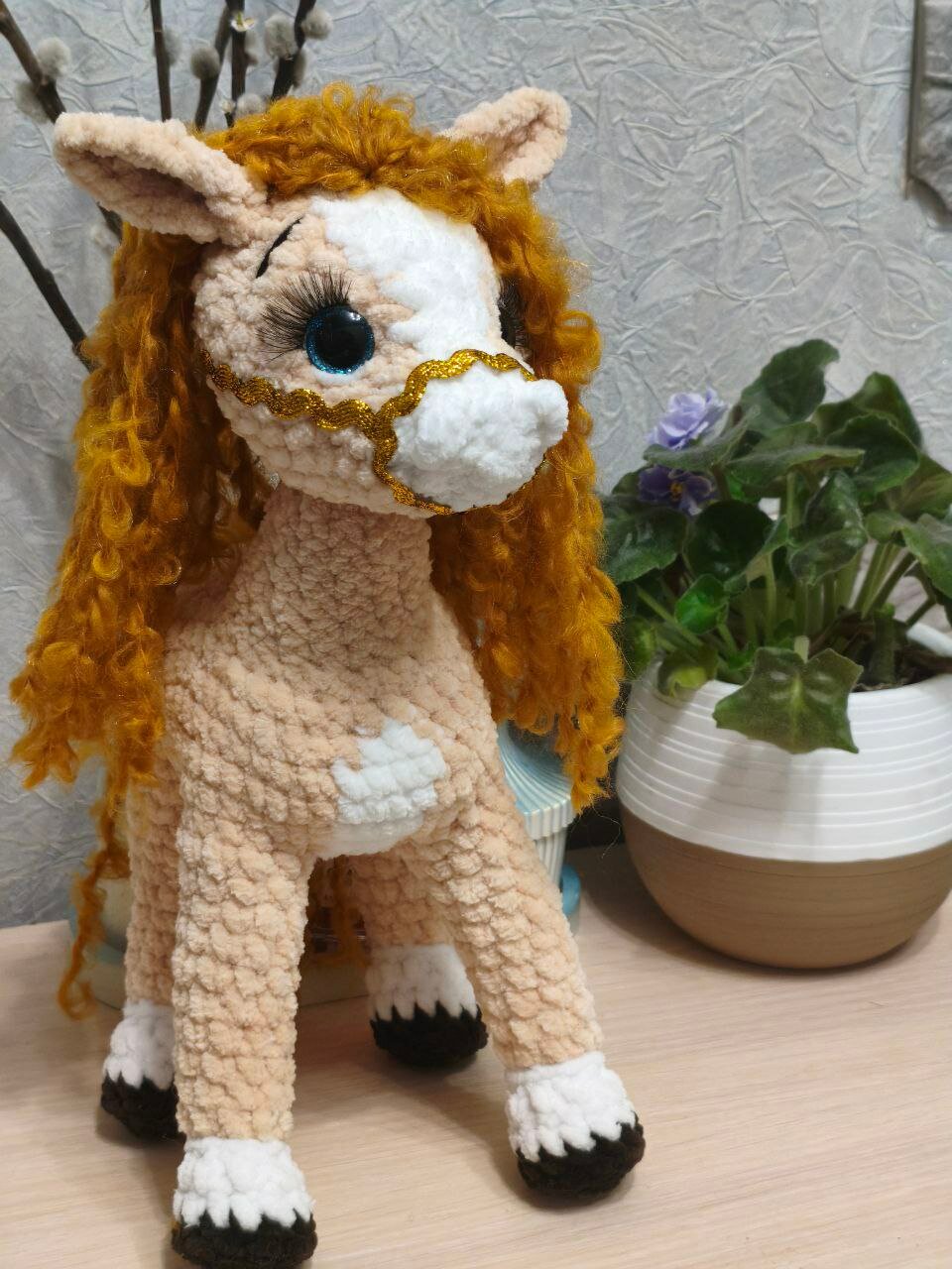 Вязаная мягкая игрушка Лошадка, символ 2026 года, 27 см, ручная работа