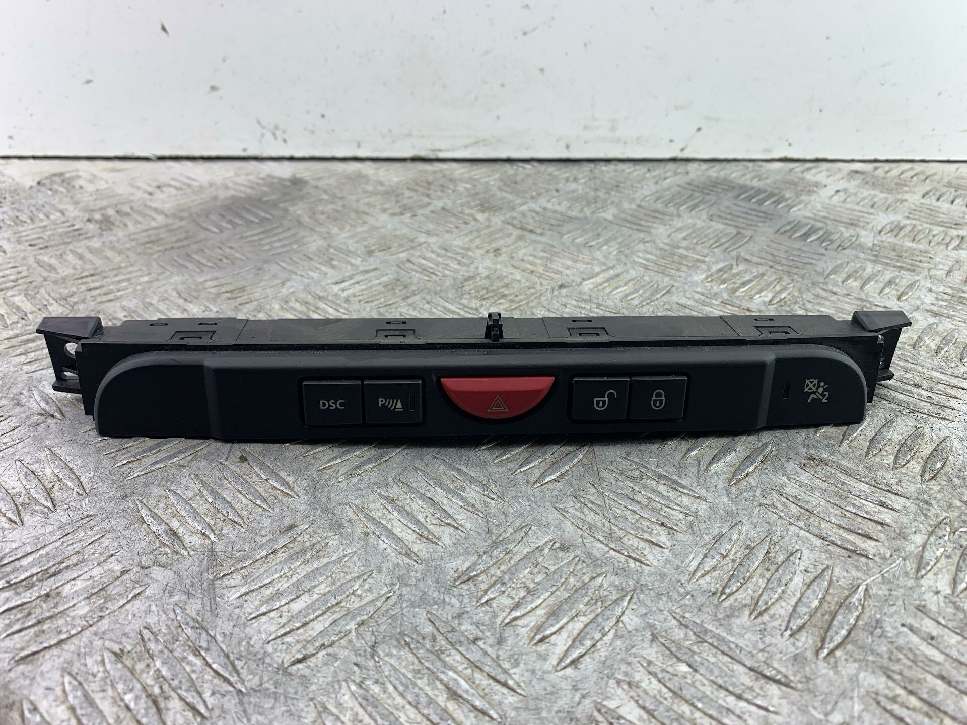 Блок кнопок Land Rover Discovery 3 L319 2007 8H22-13D734-BA