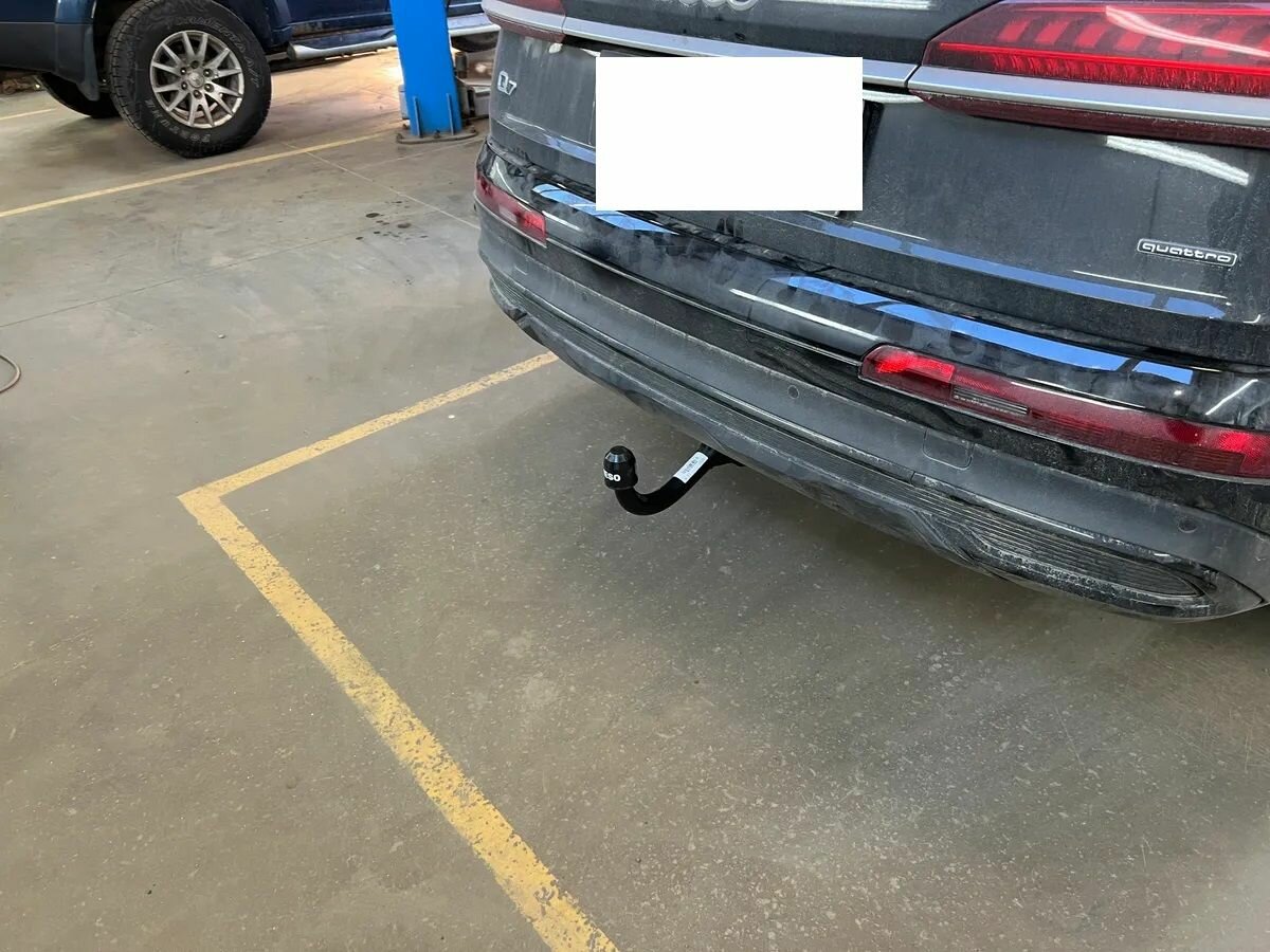 Фаркоп (ТСУ) на Audi Q7 SUV 2015- (без электрики) (2105 D2) ключ (гофрокороб) (замена 3556-D2) / Ауди Ку7