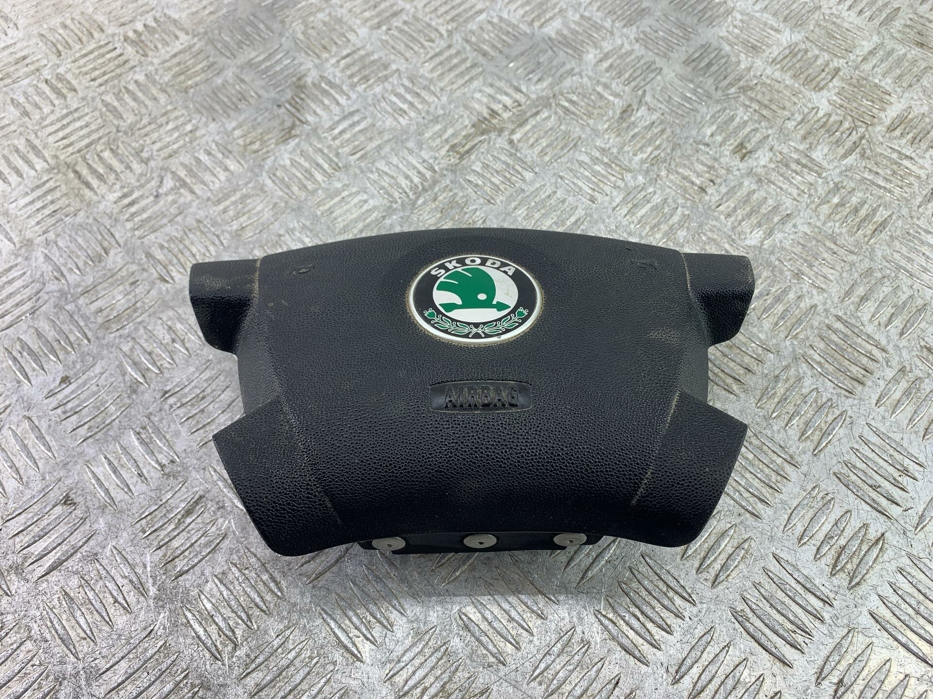 Подушка безопасности водителя Skoda Fabia рест. 2007 122421200
