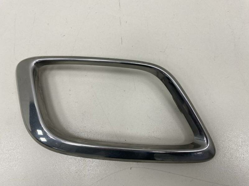 Рамка противотуманной фары левой Renault Logan Stepway 2018 кат.номер: 261A35139R