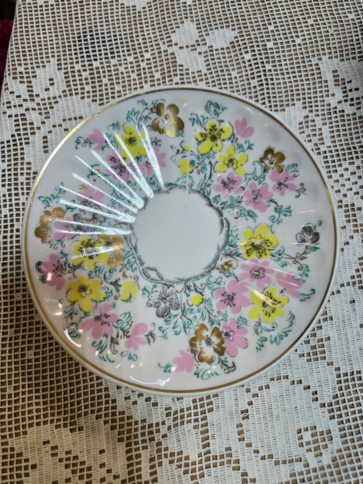 Блюдце чайное с цветочным рисунком винтажное советское, фарфор, ЛФЗ СССР