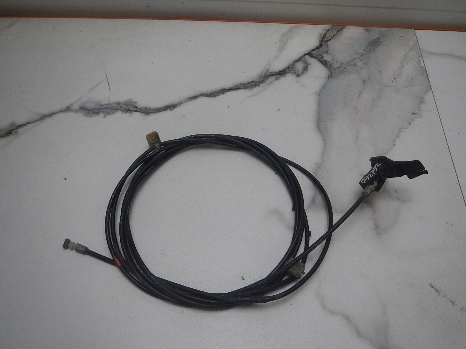 Б/У Трос лючка бензобака, Mitsubishi (Митсубиси)-PAJERO SPORT (KH) (08-) MITSUBISHI PAJERO SPORT (KH) (08-) Повреждена и...