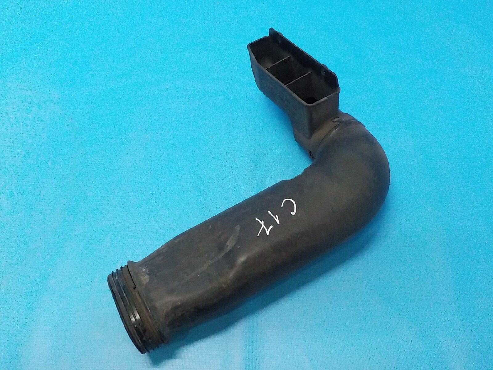 Воздухозаборник KIA Ceed (JD) 2012-2018 28210A5820 - Б/У