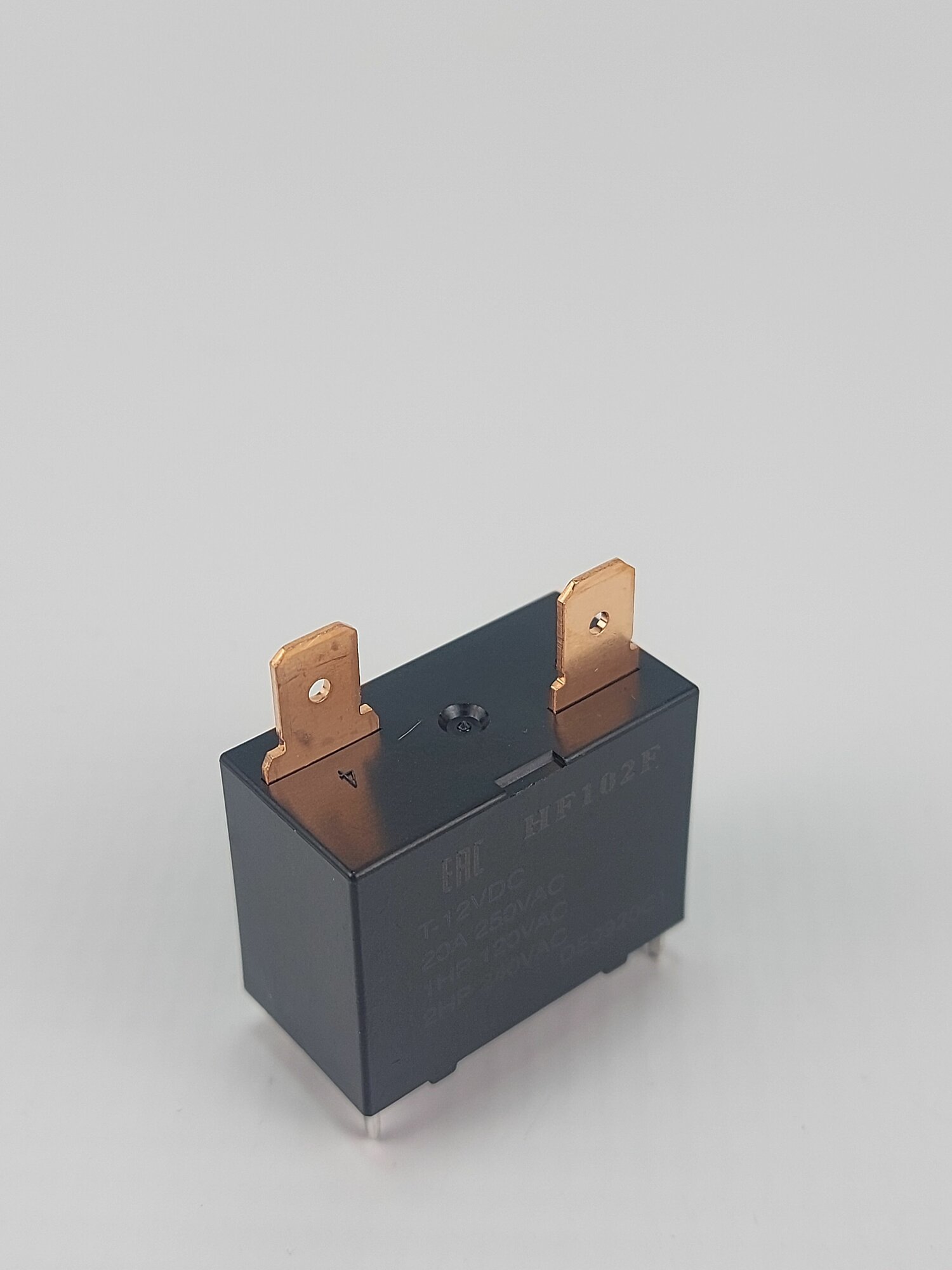 Электромагнитное реле HF102F/T-12VDC SPST-NO 20A/12V