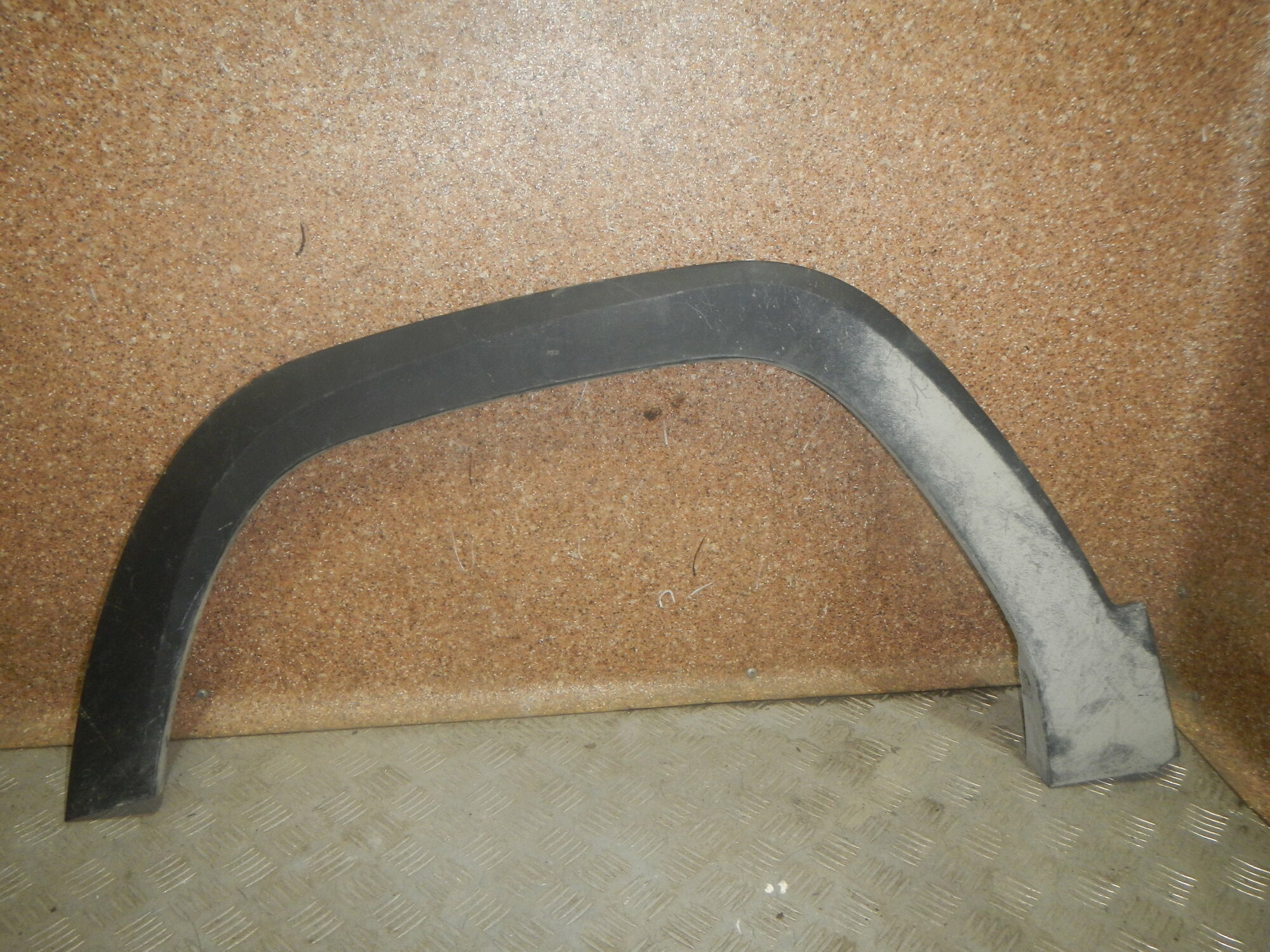 Б/У Накладка крыла переднего левого, Москвич (Moskvich)-3 (22-) Москвич 3 (22-) Царапины, сломано 2 крепления, трещина н...