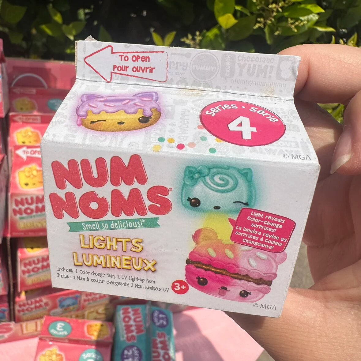Л. О. Л. SURPRISE! Num Noms Лuminous Ring Ice Sands Cup 03
