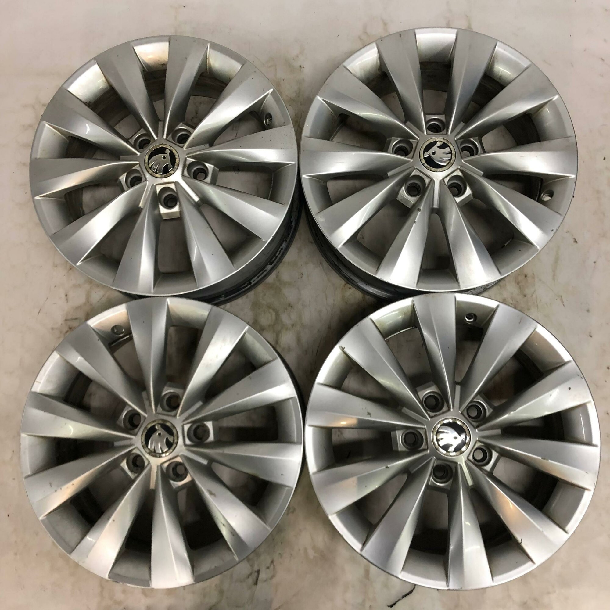 Колесные диски Skoda 16x6 PCD 5x112 D57.1 ET43 (оригинал)