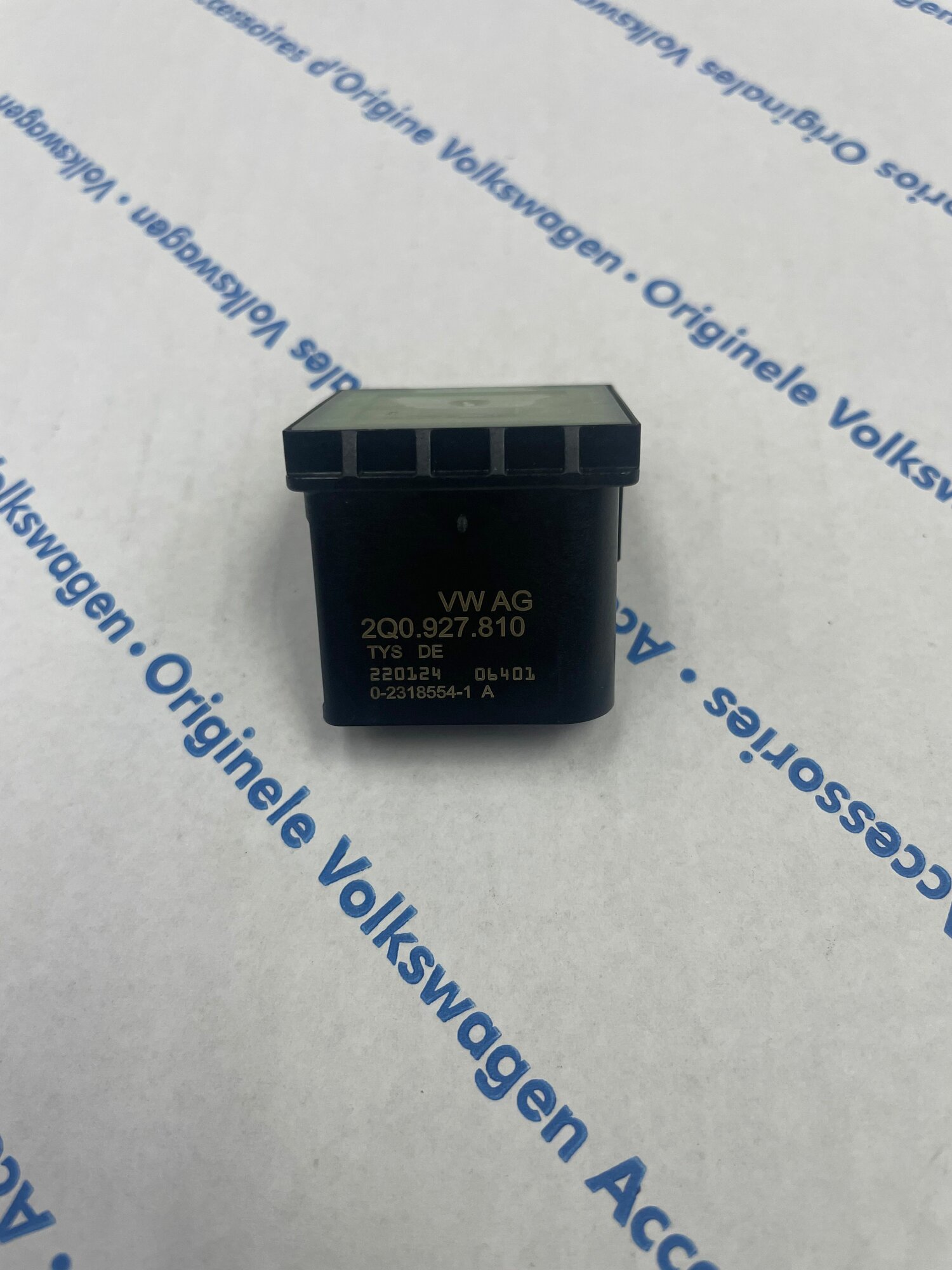 2Q0927810 VAG Датчик Холла для SKODA FABIA (2015>)