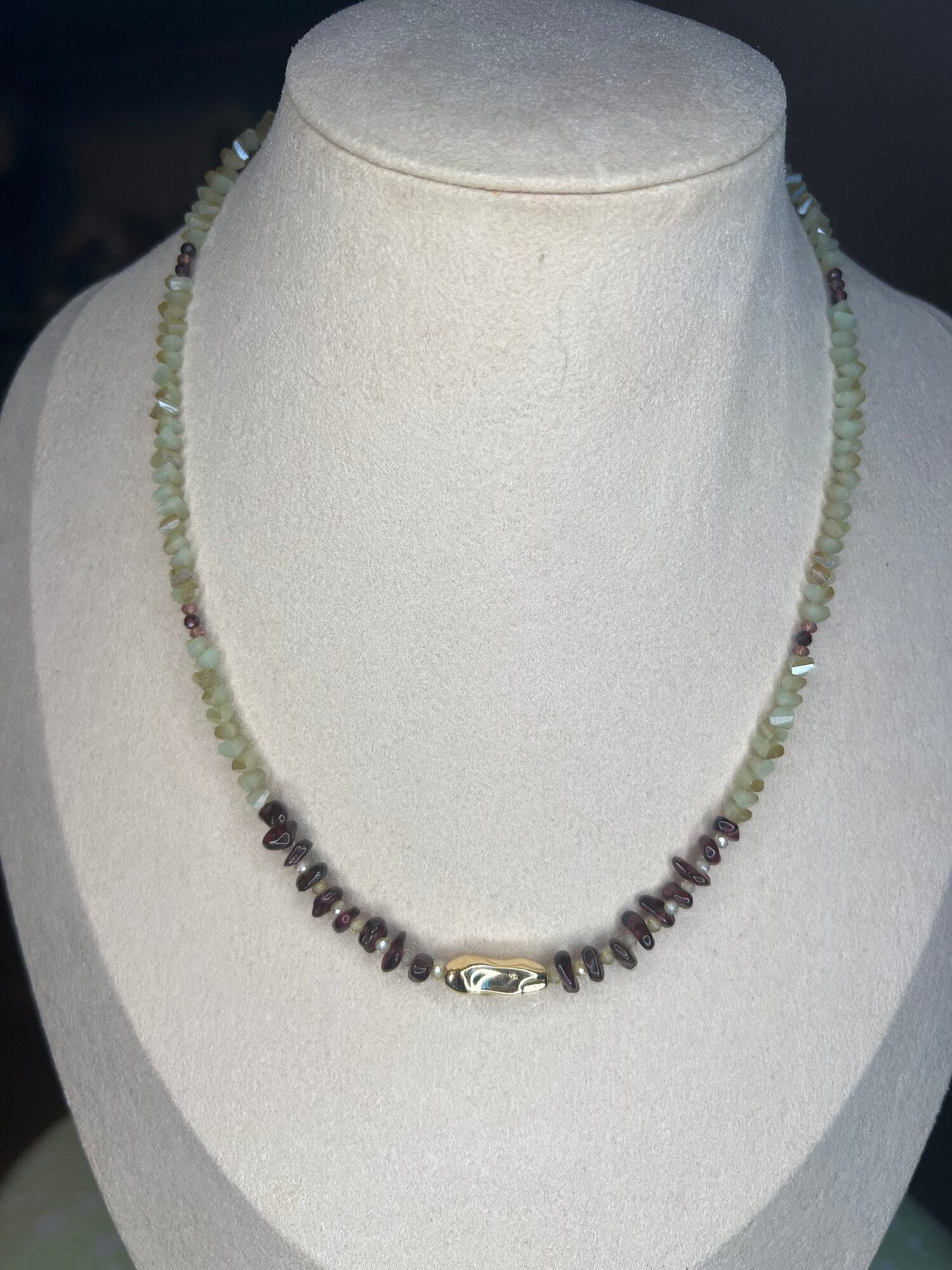 Колье, гранат